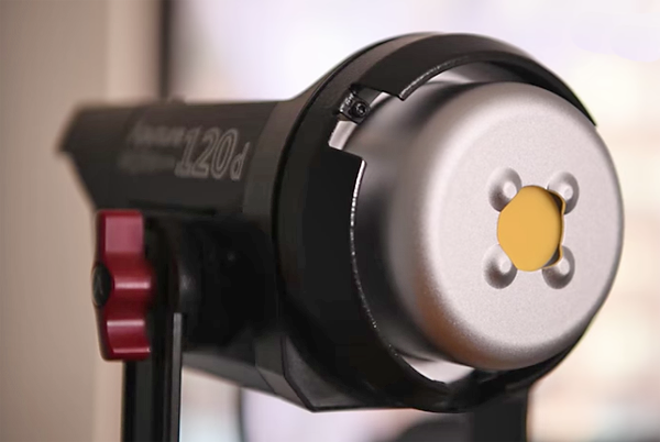 Here Are the Pros & Cons of Continuous Light and Flash for Shooting ... Here Are the Pros & Cons of Continuous Light and Flash for Shooting ...