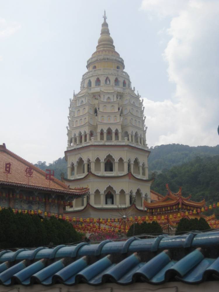 Buddhist temple in Penang Island | Shutterbug
